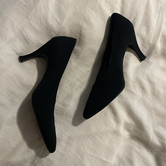 Stuart Weitzman | Shoes | Stuart Weitzman Vintage Black Closed Toed ...